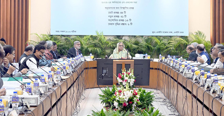 সড়ক রক্ষণাবেক্ষণে আলাদা তহবিল গঠনে প্রধানমন্ত্রীর নির্দেশ