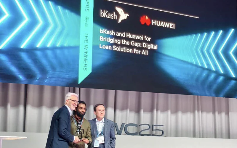 bKash and Huawei Win GSMA GLOMO "Best FinTech Innovation" Award